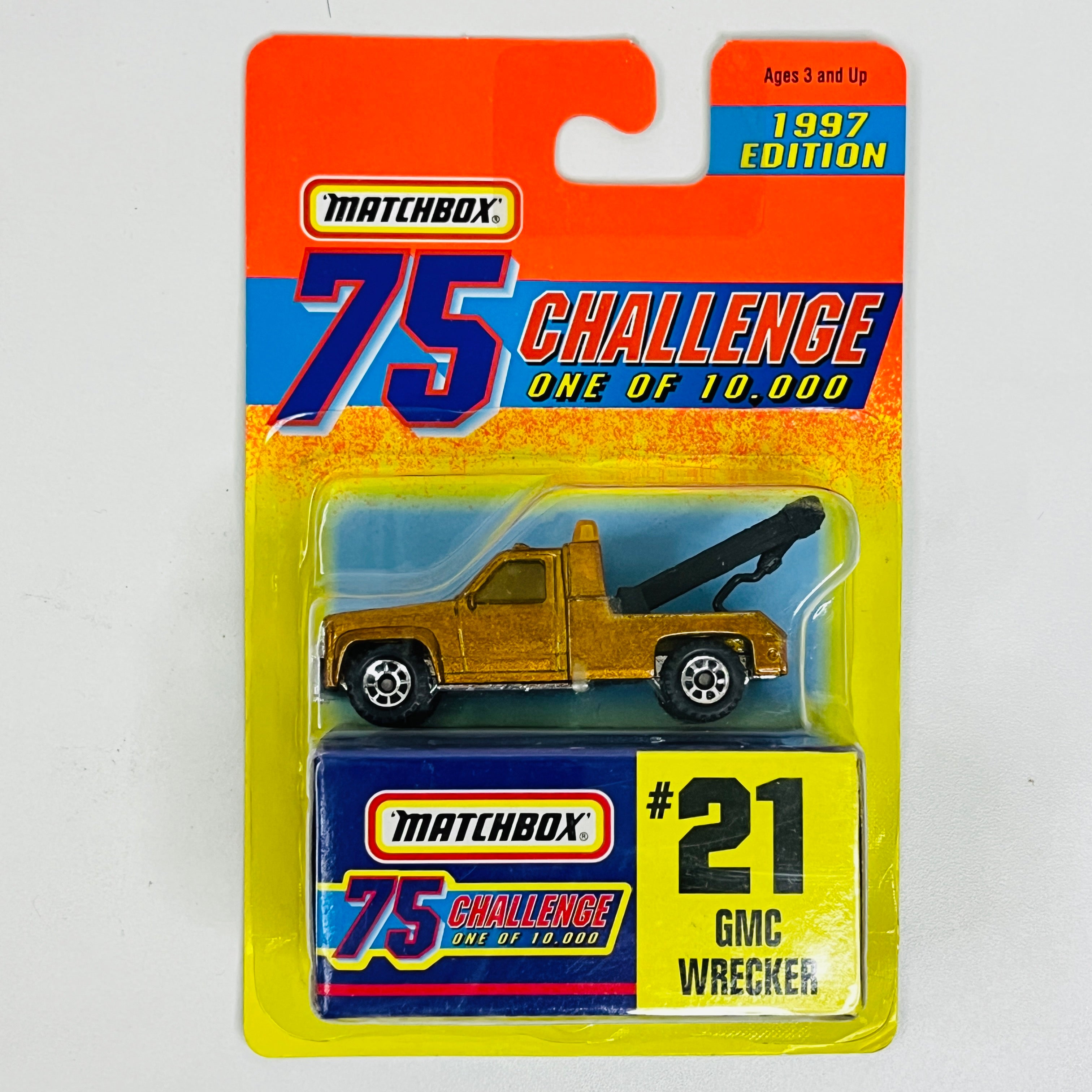 1997 Matchbox 75 Challenge Limited Edition 1/10,000 GMC Wrecker dorado