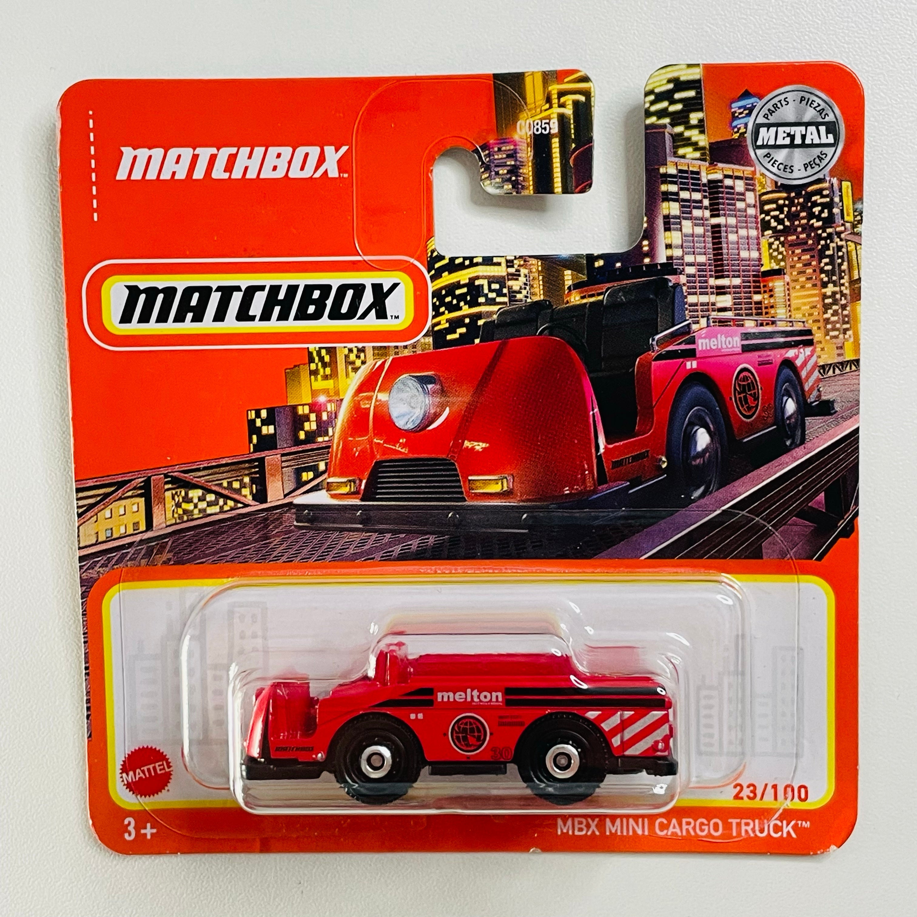 2021 Matchbox MBX Metro MBX Mini Cargo Truck rojo Tarjeta Europea