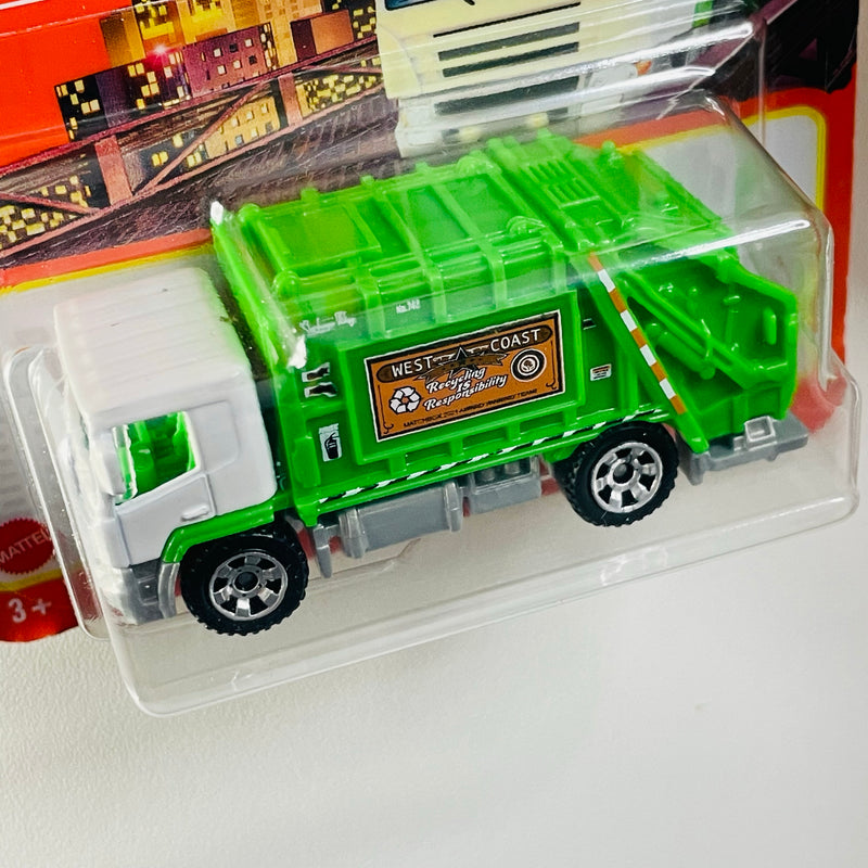 2021 Matchbox MBX Metro Garbage King blanco con verde Tarjeta Europea