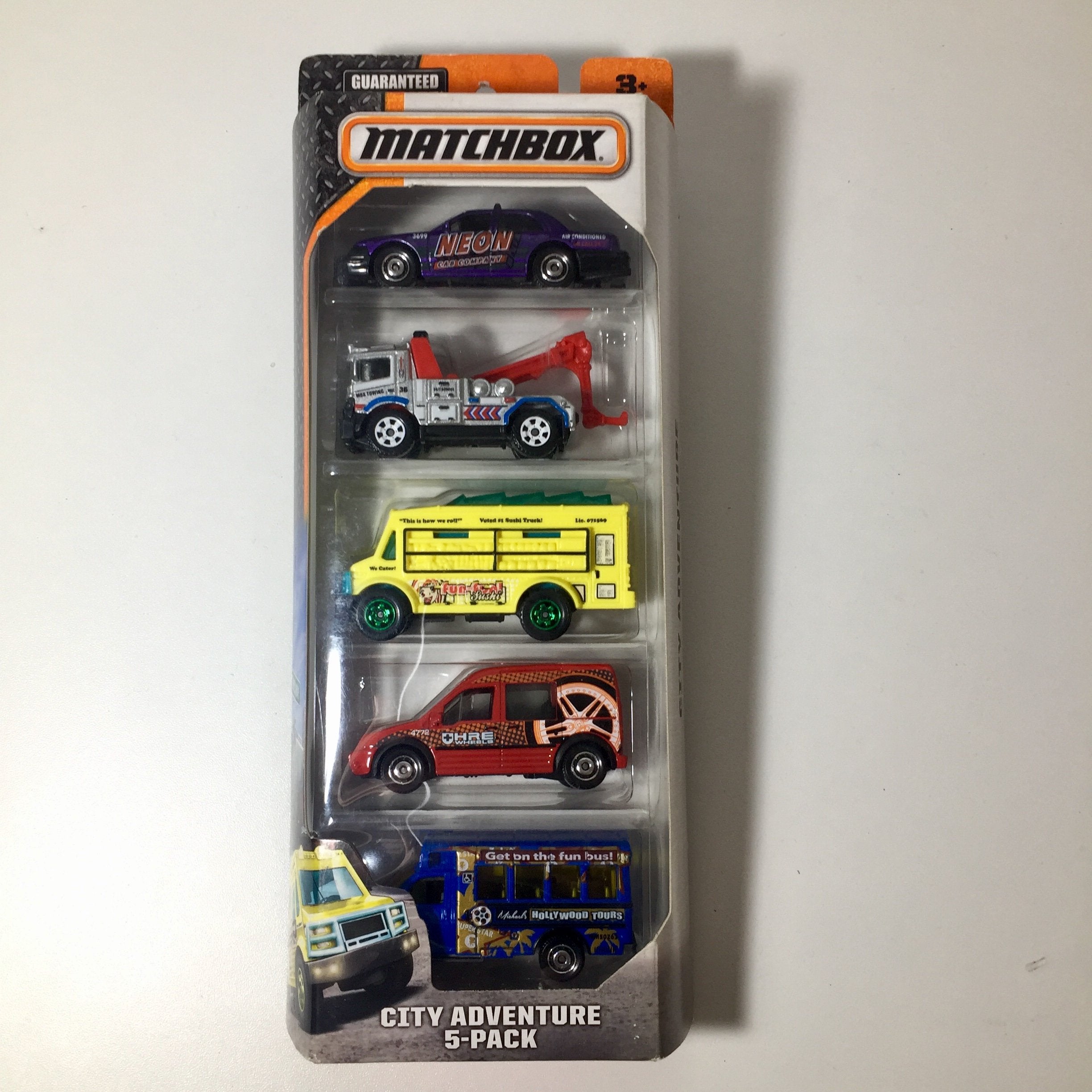 2015 Matchbox MBX City Adventure 5 Pack Set de 5 Ciudad - 2006 Ford Cr