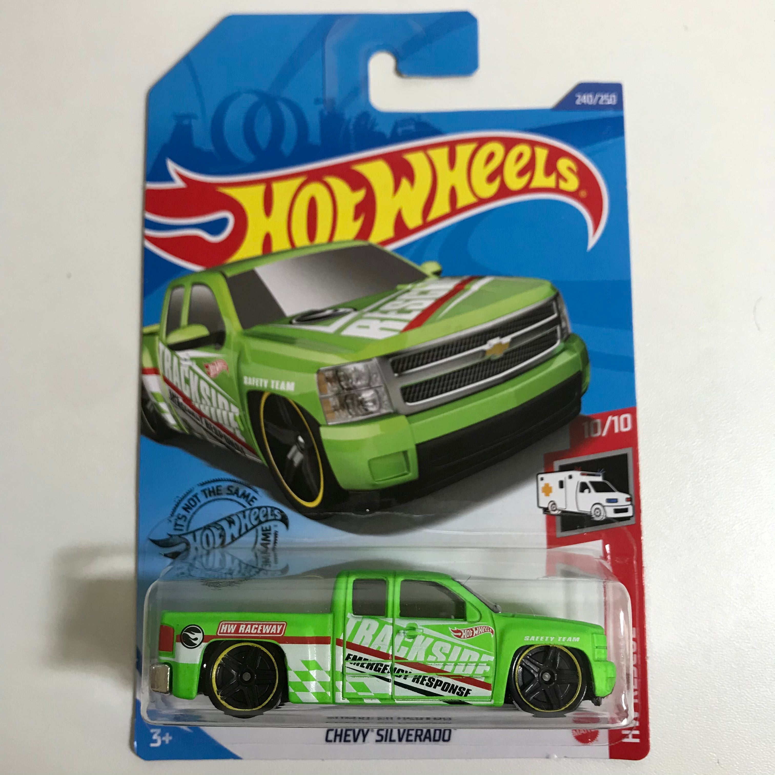 2020 Hot Wheels Treasure Hunt HW Rescue Chevy Silverado verde PR5